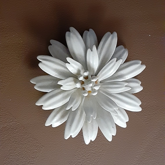 Source Unknown | Jewelry | Vintage White Flower Brooch | Poshmark